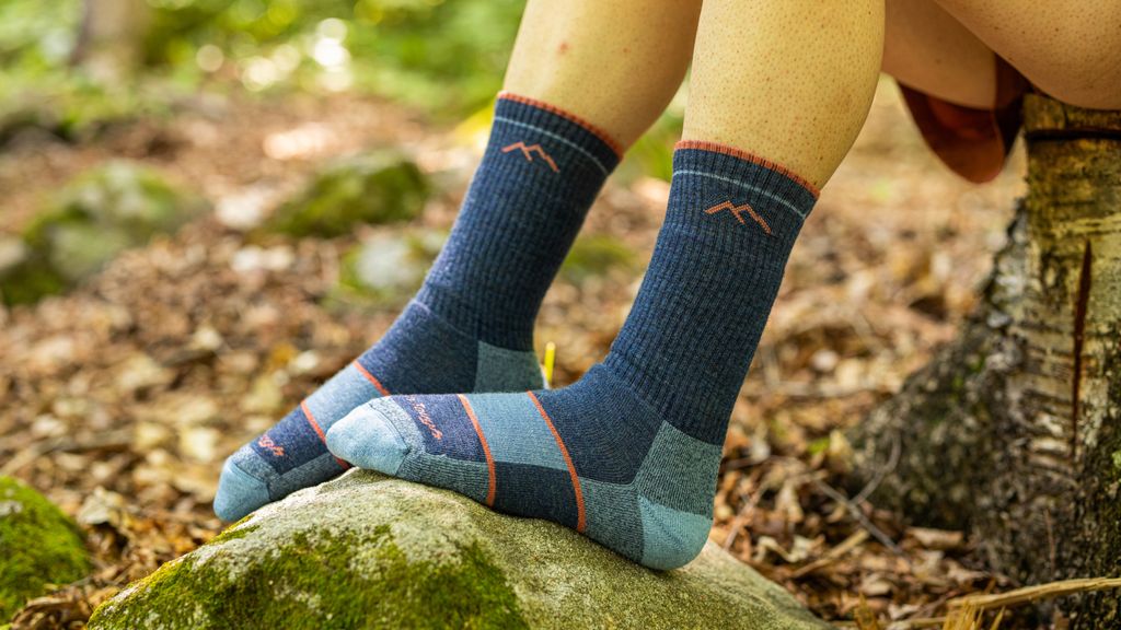 Repairing socks: how to do it quickly and simply | Advnture