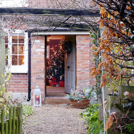 Take a look around this festive Surrey cottage | Ideal Home