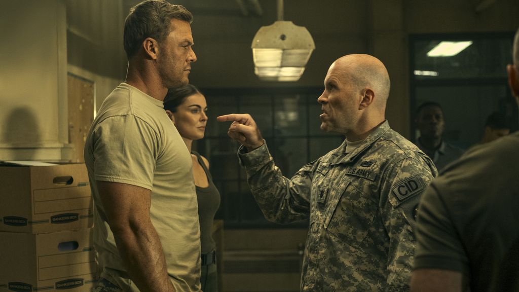 Reacher season 2 gets an explosive, badass official trailer and festive ...