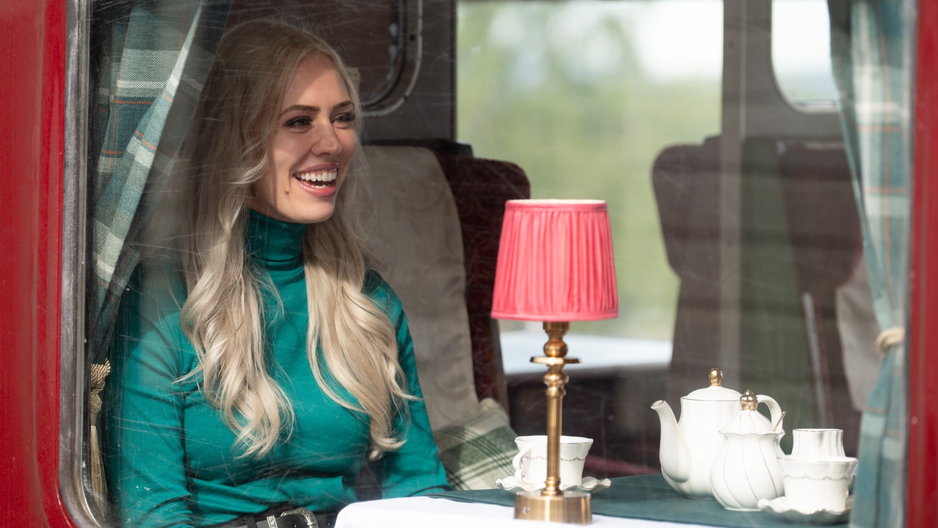 Do Ross and Ellie from The Traitors know each other?…