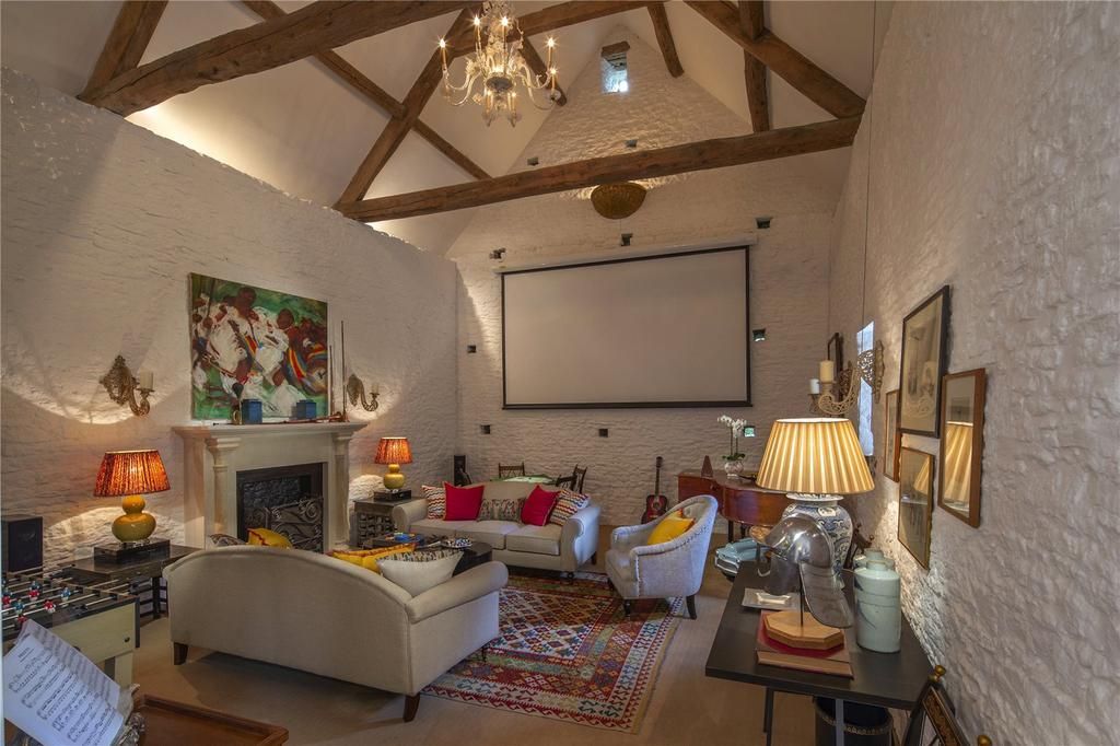 A house in 'the most beautiful village in England' with Cotswold charm ...