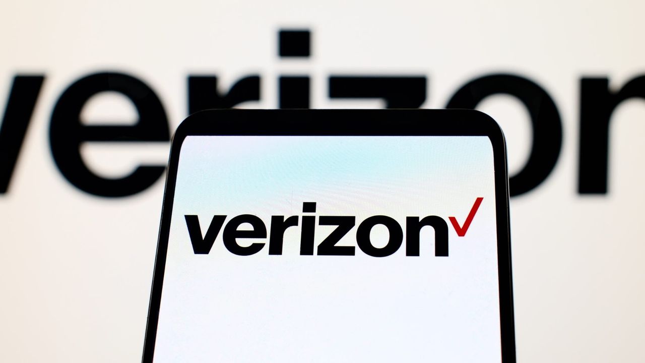 Verizon promises to offer credits following massive…