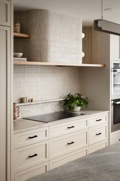 Tiled Range Hoods Are the Trend for Expensive-Looking Kitchens | Livingetc