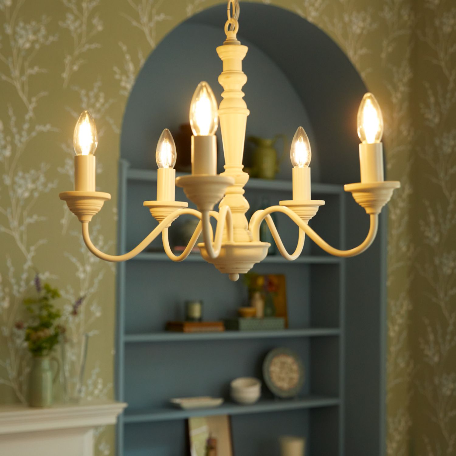 How to choose the right light bulb warmth for your space | Ideal Home