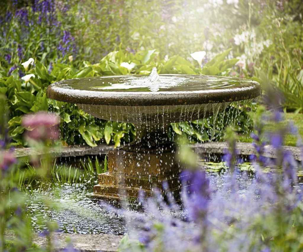 Triangular shaped garden ideas: 9 ways to redesign your plot | Homes ...