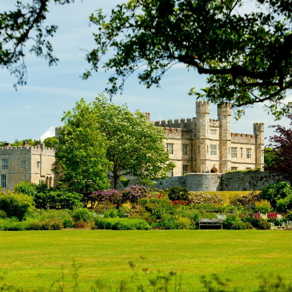 You could call spectacular Devizes Castle home for £2.5million | Ideal Home