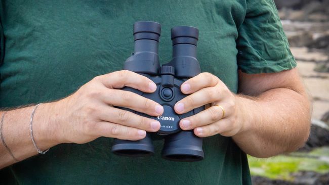 Canon 12x36 IS III binocular review | Live Science