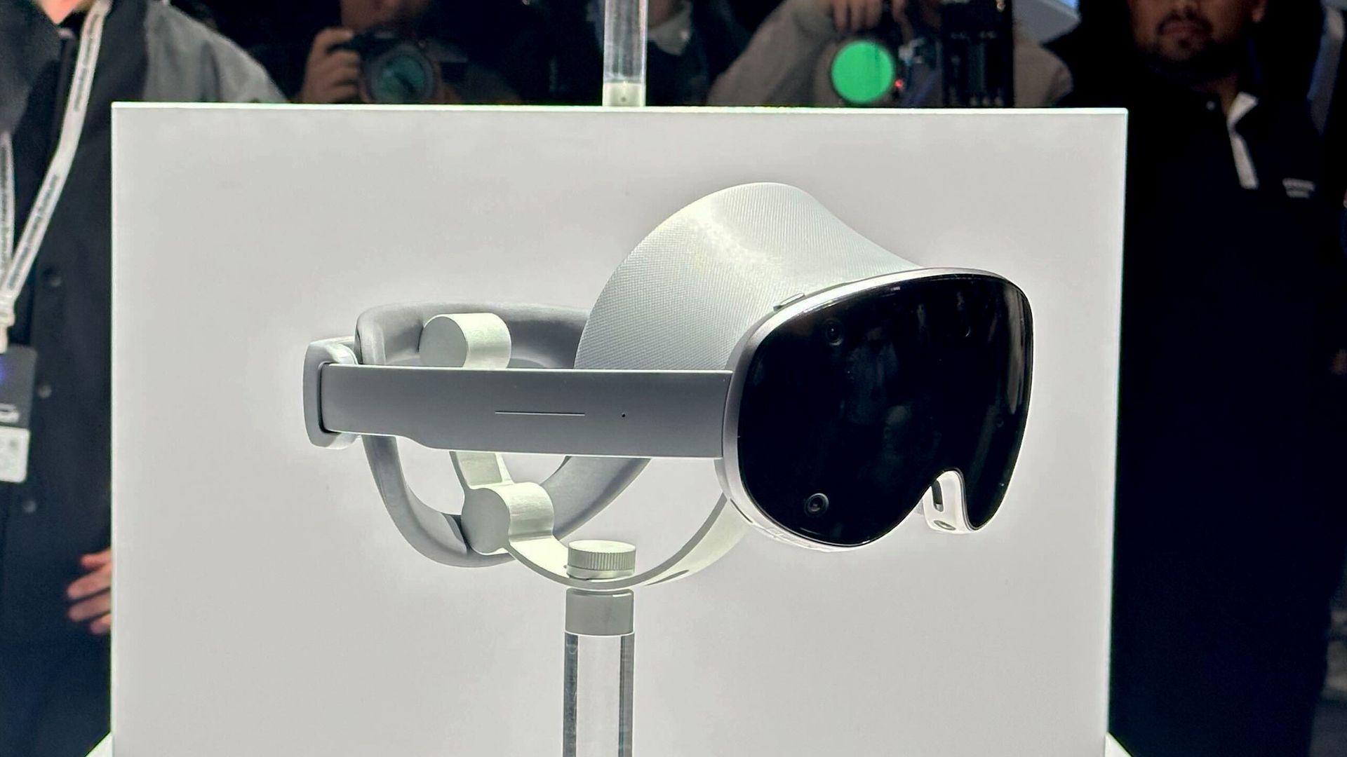 This could be your best look at Samsung's Project Moohan headset ahead ...