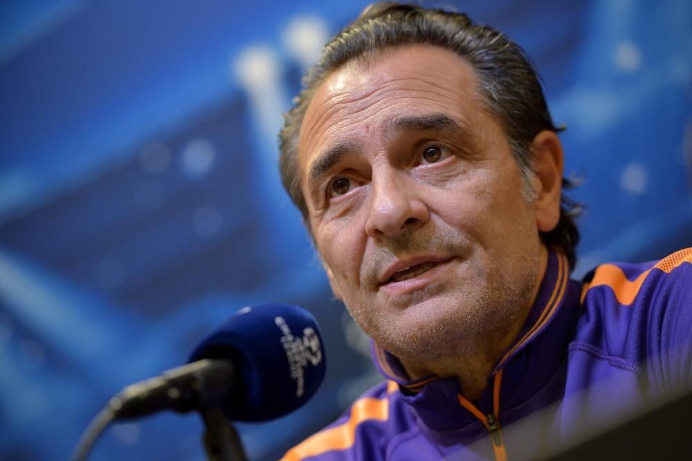 Prandelli heaps praise on Klopp's 'good ideas' | FourFourTwo Prandelli heaps praise on Klopp's 'good ideas' | FourFourTwo