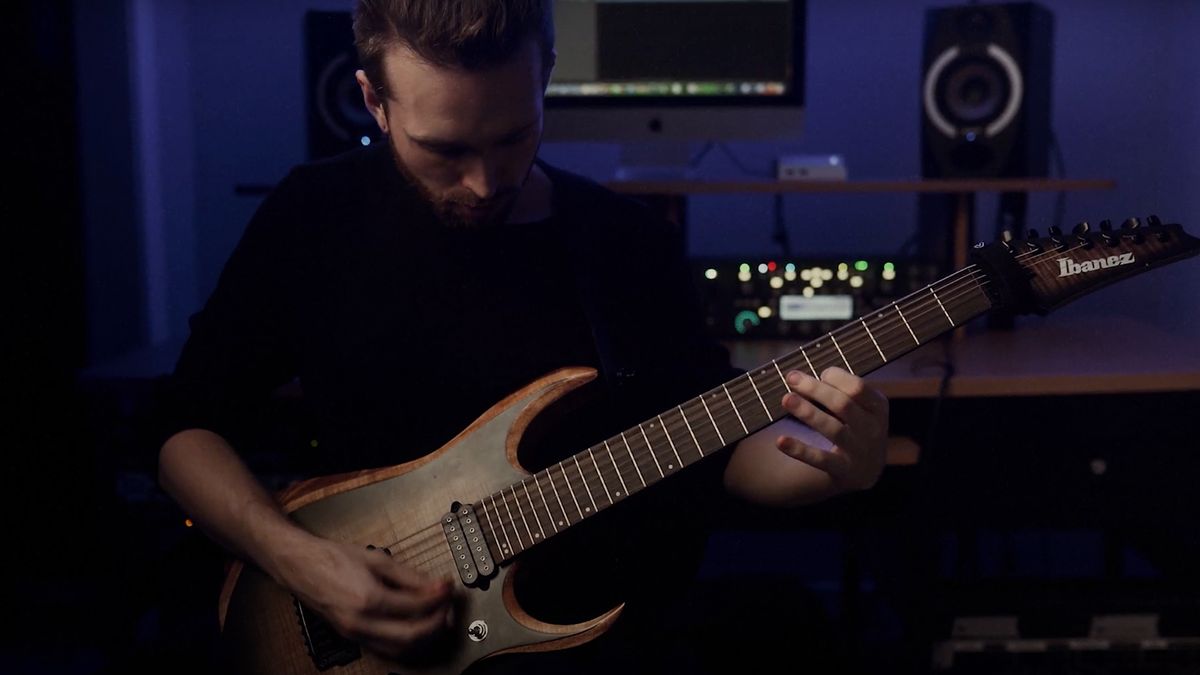 Currents' Chris Wiseman serves up destructive 7-string riffs aplenty in ...