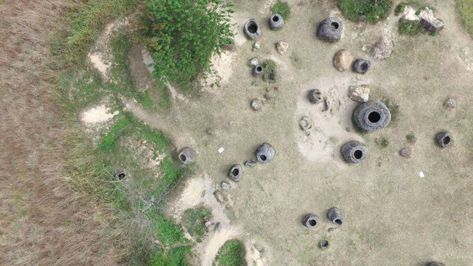 In Photos: Exploring the Mysterious Plain of Jars Site | Live Science