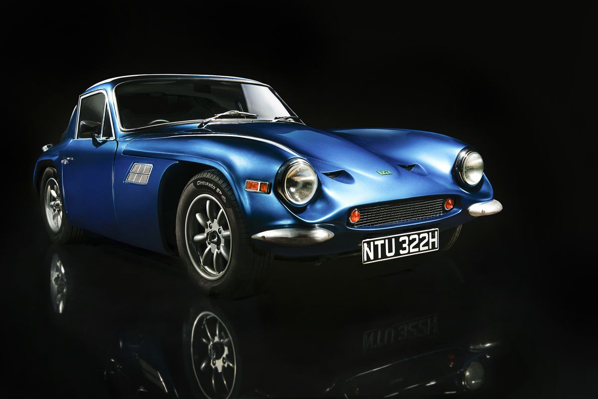 Home photography ideas: High-end car photography on your driveway ...