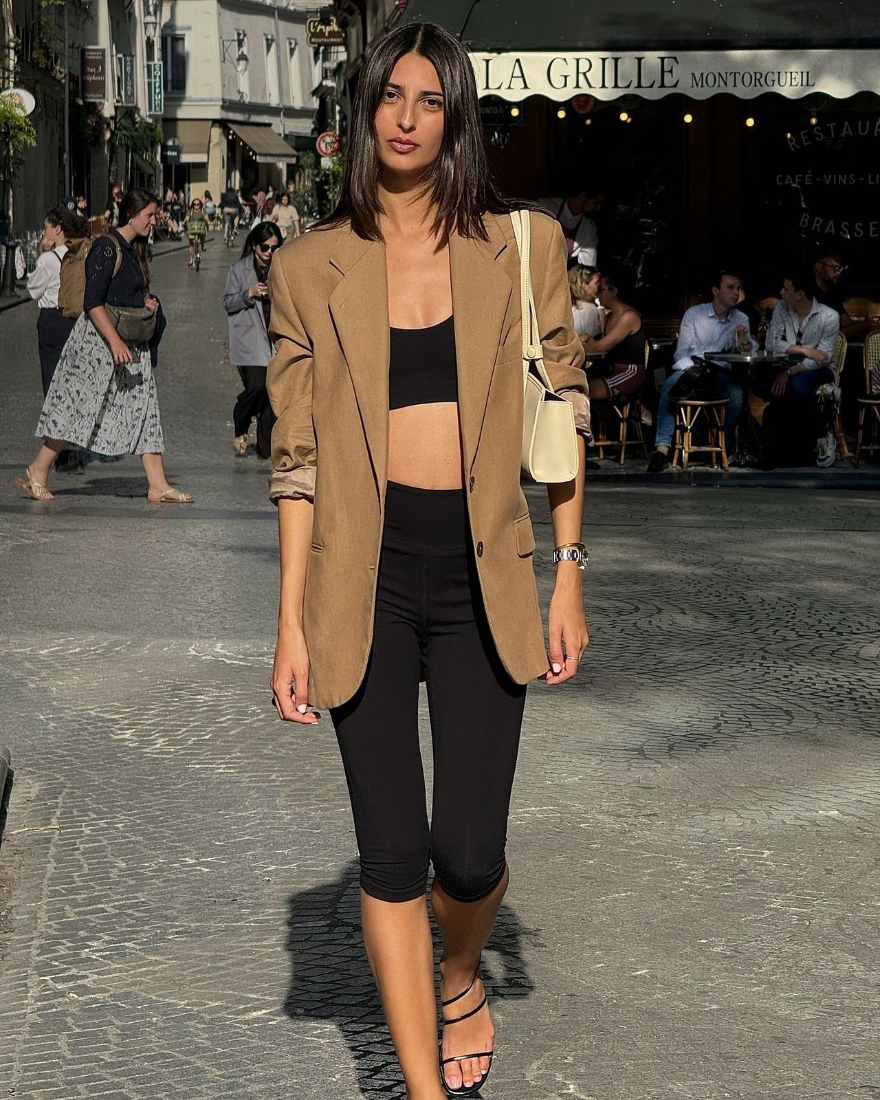 14 Collarbone-Length Haircuts for the Bob-Avoidant | Who What Wear