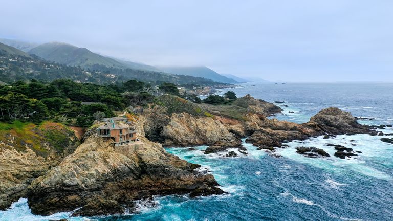 Kim Novak's house: Actress Kim Novak's stunning beachside Carmel home ...