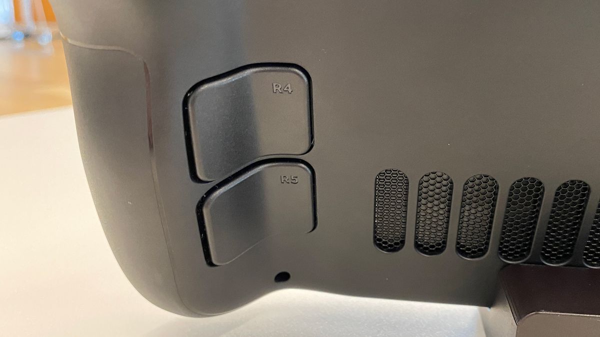 Steam Deck Hands-On: PC Gaming in My Hands | Tom's Hardware