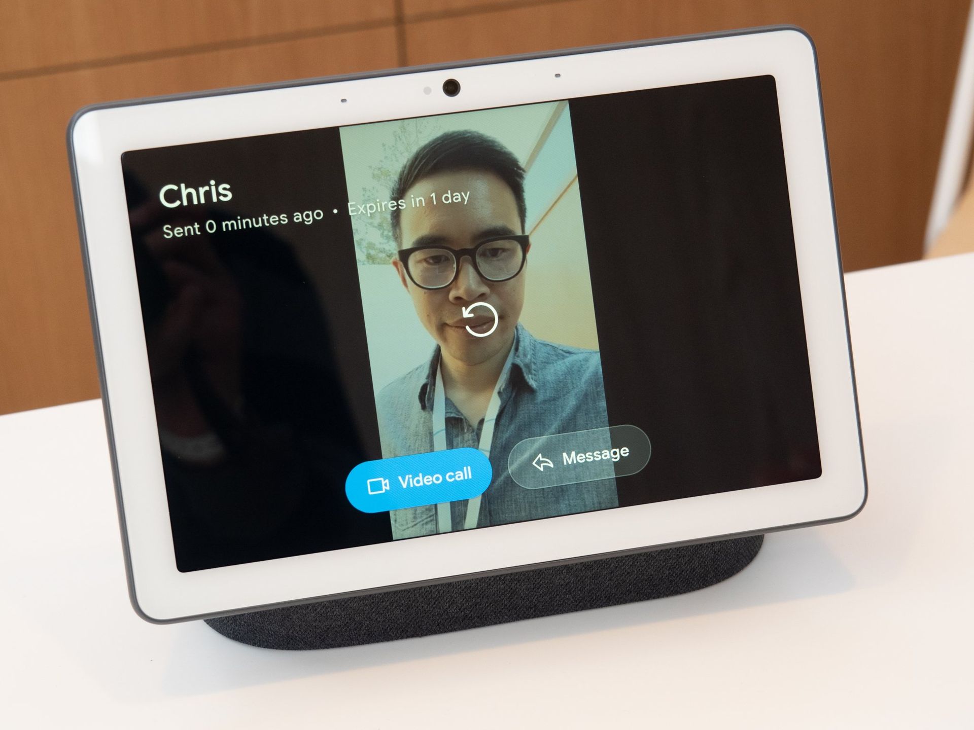How to make video calls on a Google Nest Hub or other smart display ...