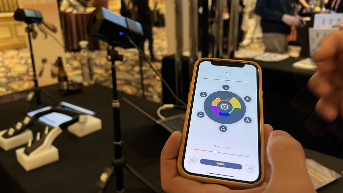We tried smell-o-vision for VR — squirting scents in your face to set ...
