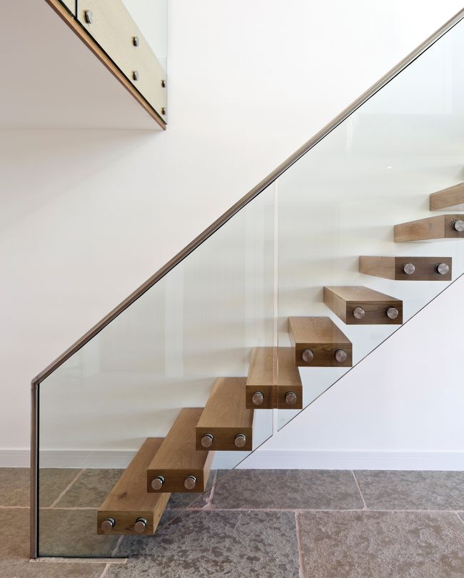 Floating Staircases: Ultimate Design Guide | Homebuilding