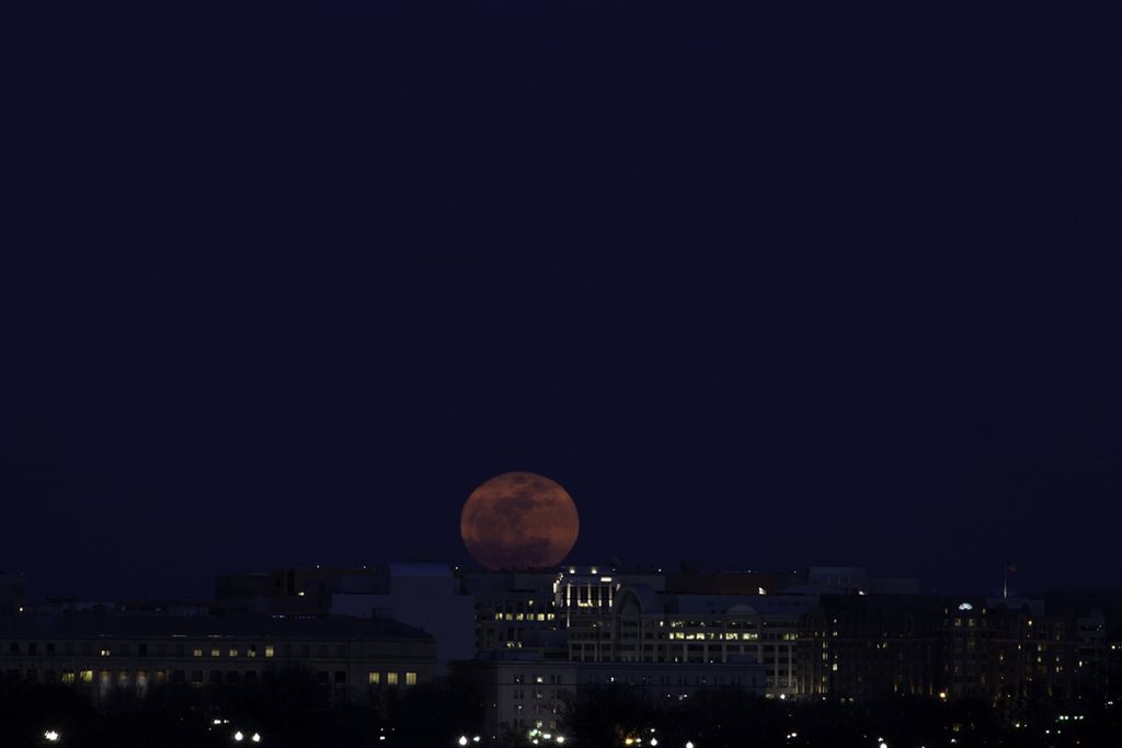 Supermoon Rises in Weekend Night Sky Sunday | Space