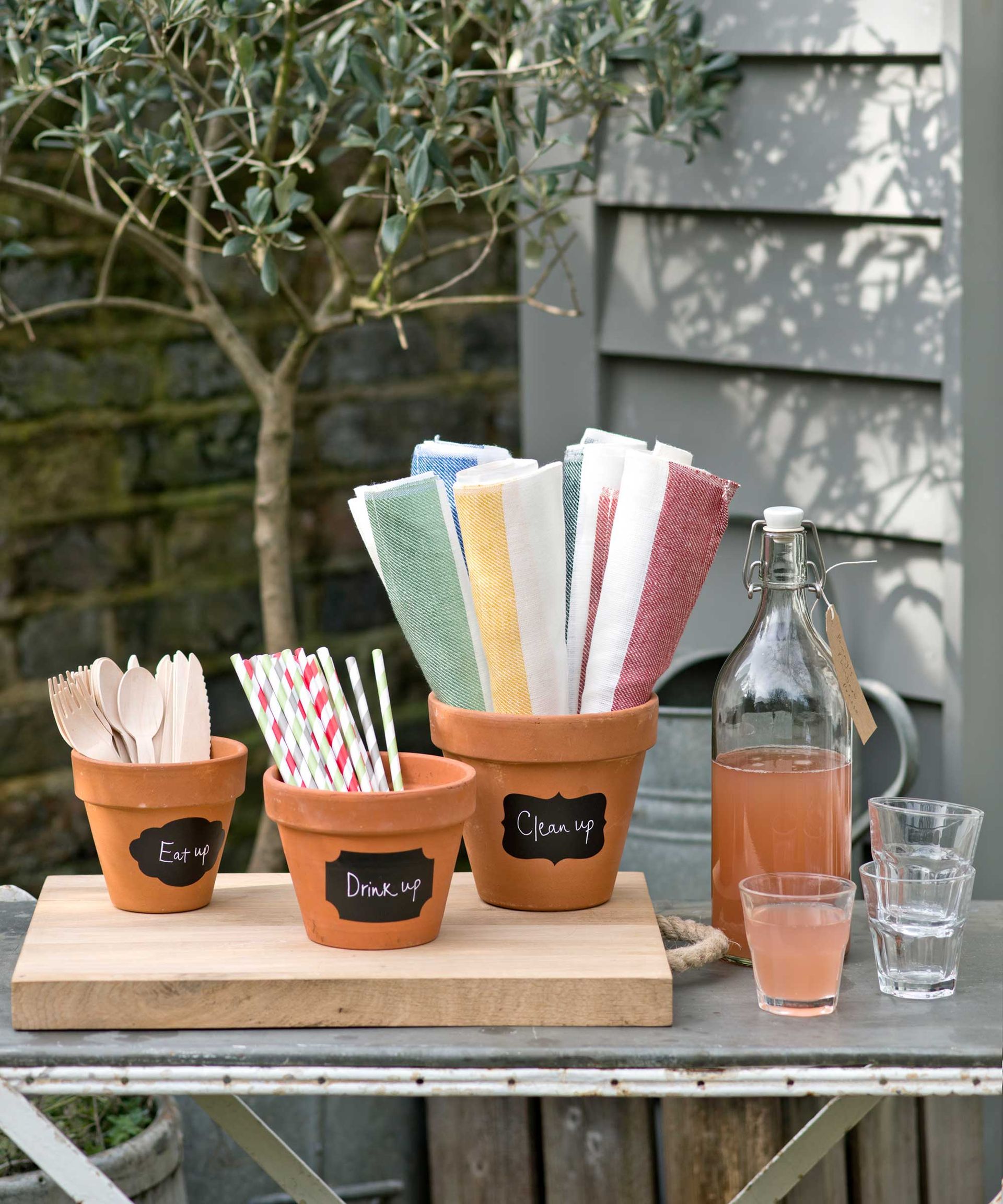 Drink station ideas for outdoor parties: 11 chic setups | Gardeningetc