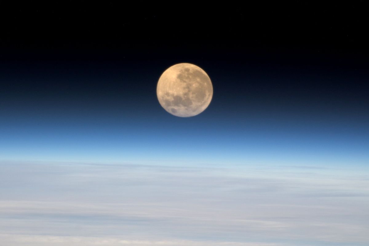 9 Amazing Photos of the Last 'Supermoon' of 2016 | Space