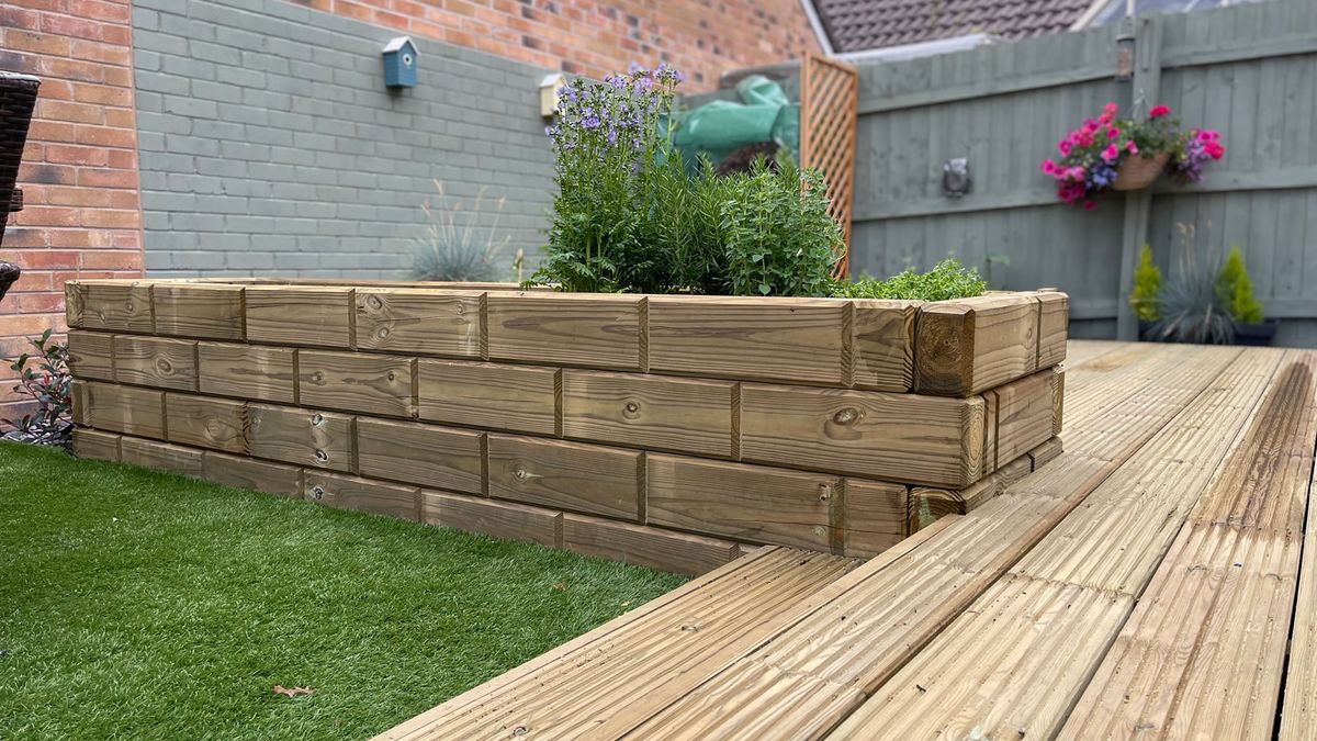 Garden edging ideas: Keep your outside spaces neat and tidy | Homebuilding