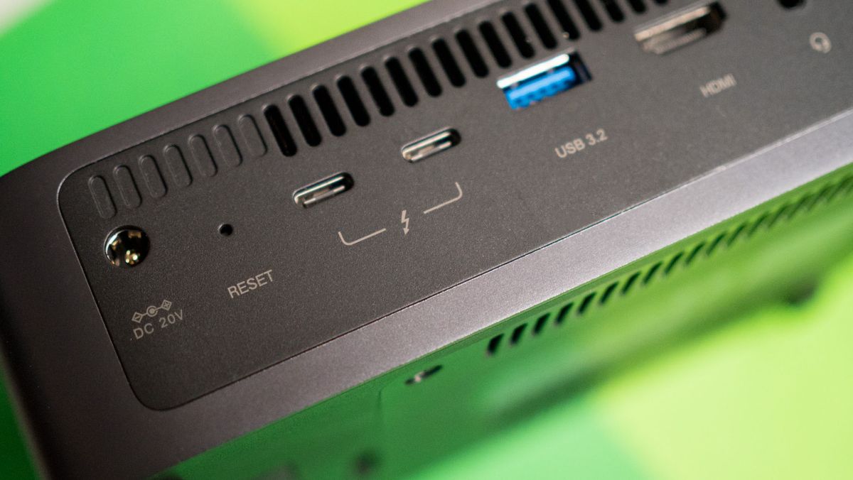 UGREEN DXP480T Plus review: This Thunderbolt 4-enabled all-flash NAS ...