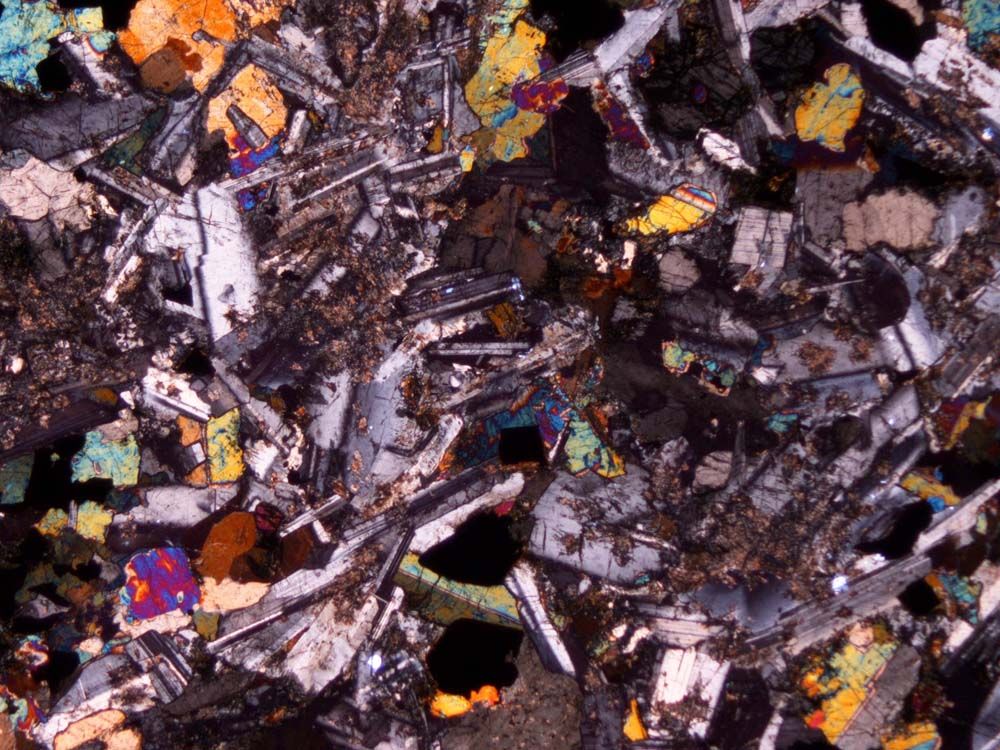 Moon Mineral Found in Ancient Australian Rock | Live Science