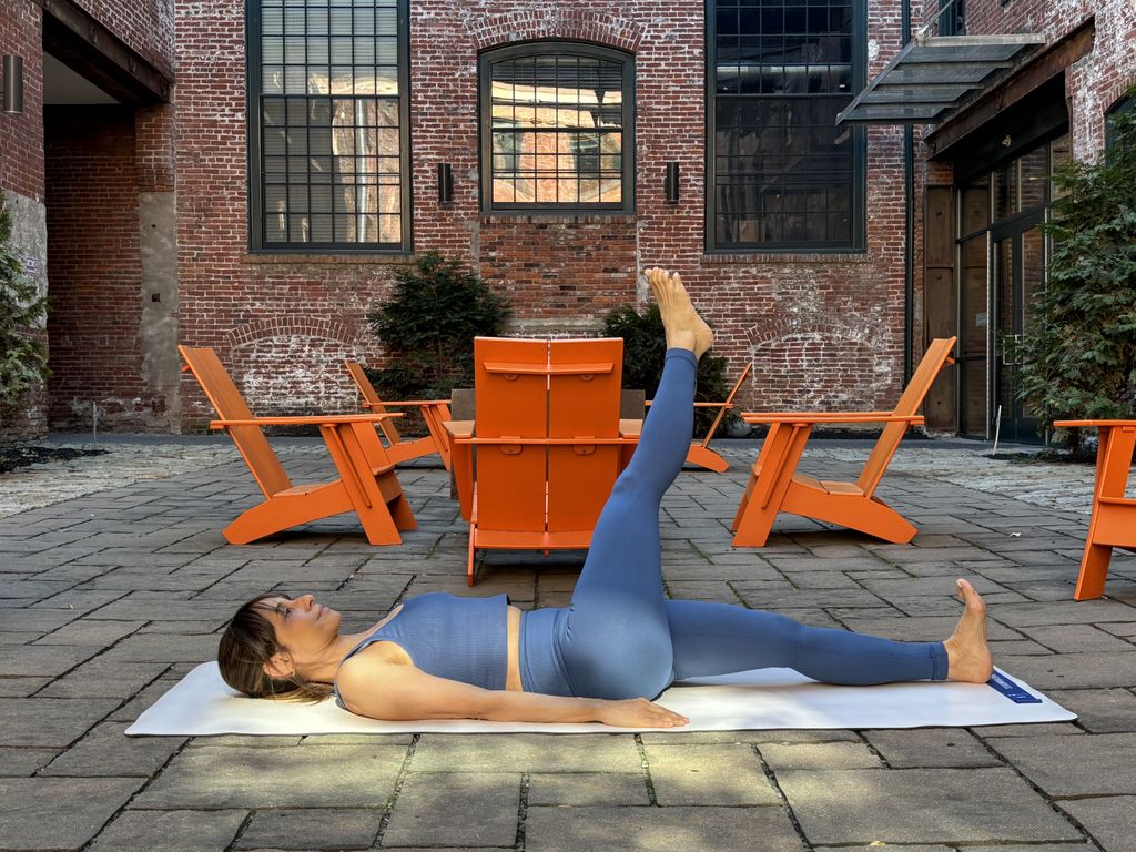 A Pilates teacher says these six moves will improve your hip mobility ...