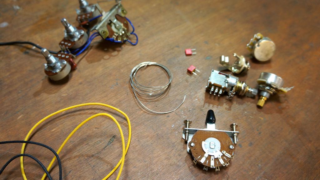 How to mod your Strat to sound like a Tele with a 7-way circuit ...
