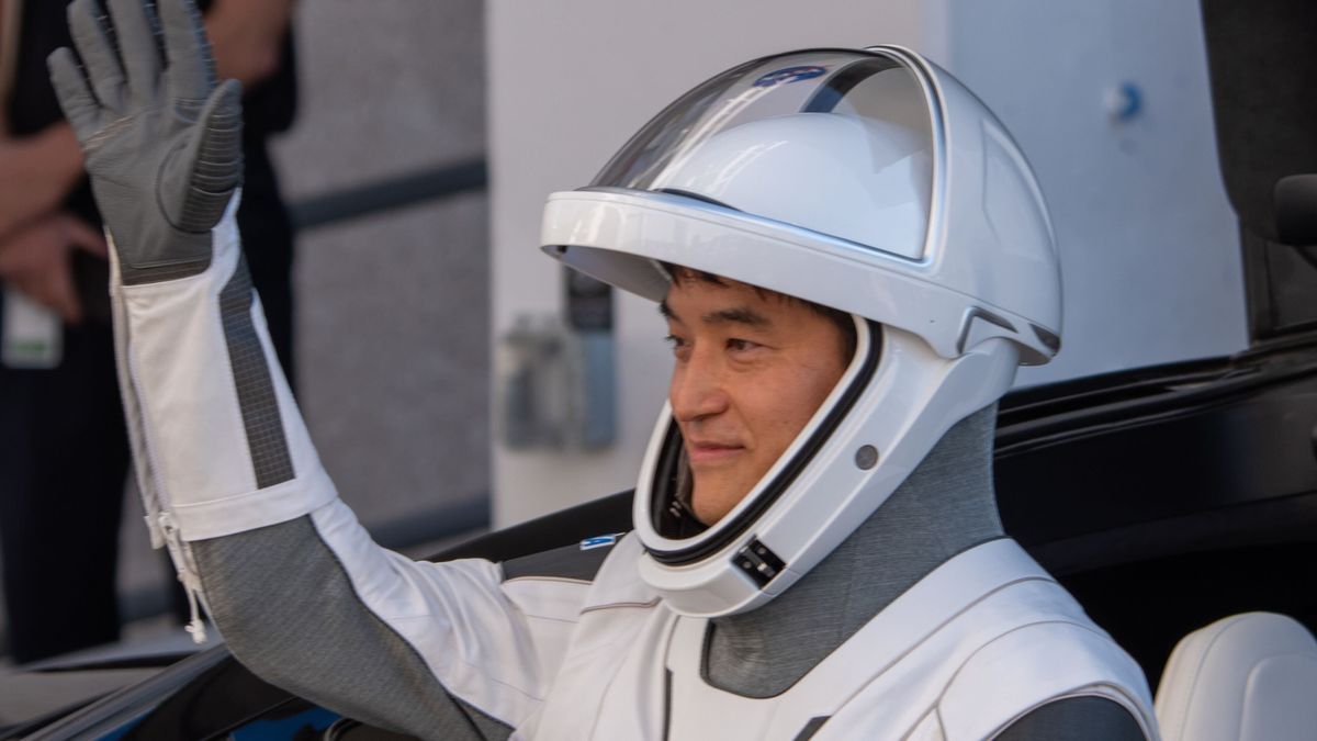 SpaceX Crew-10 astronauts depart for launch pad ahead of liftoff (video ...