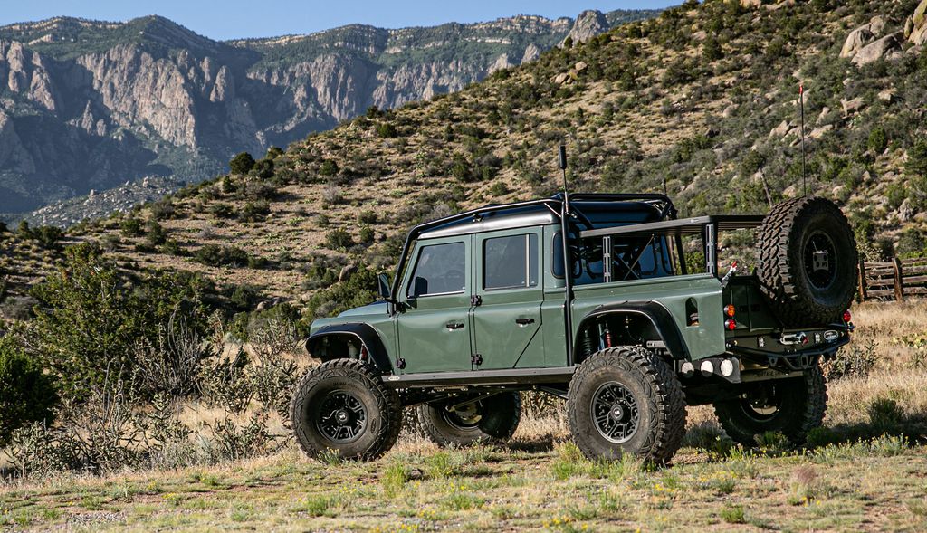 Land Rover Defender restoration: 22 specialists to reinvent an ...