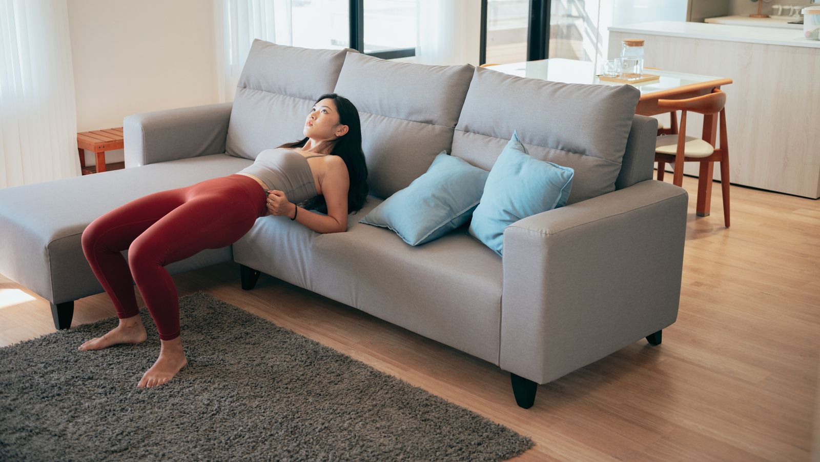 Weak knees? This four-move workout from a physical therapist will improve your knee strength and ...