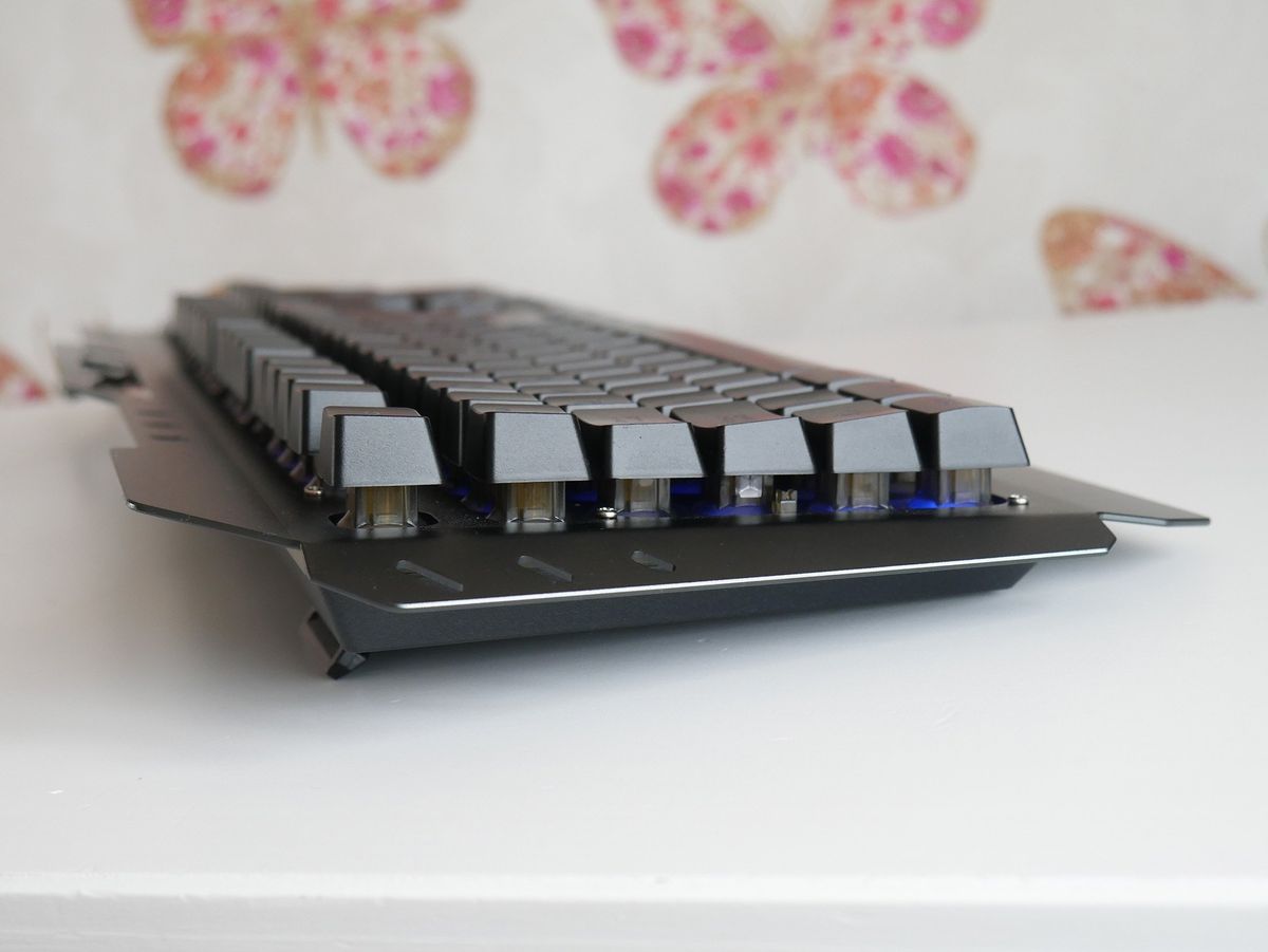 KLIM Lightning Gaming Keyboard [Review]: A ton of punch for the price ...