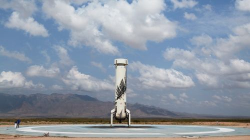 In photos: Blue Origin's 1st New Shepard passenger launch with Jeff ...