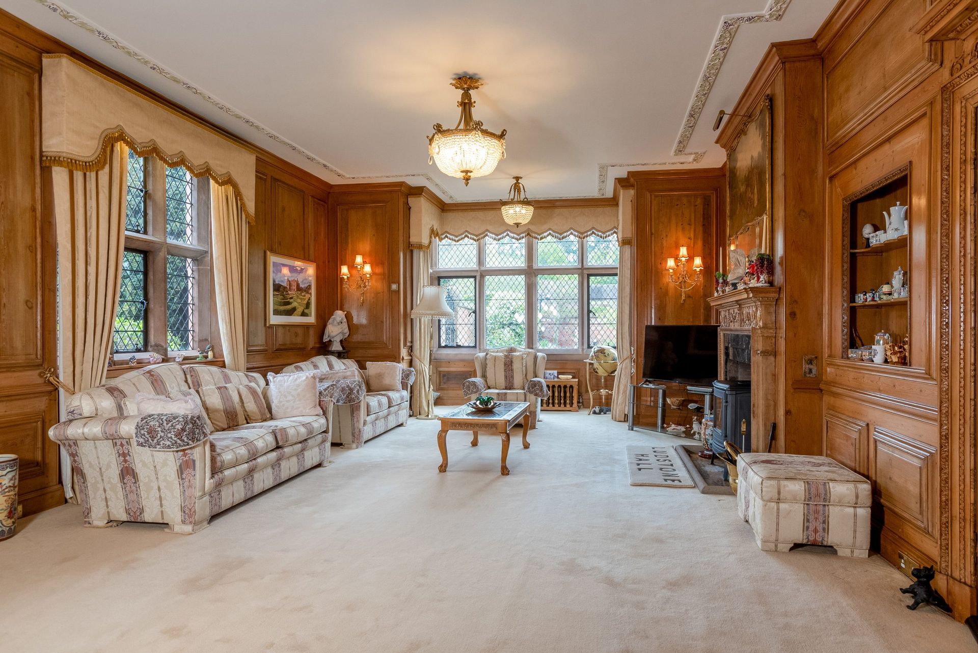 A 400-year-old fantasy house with moat, four-poster beds and a 'magic ...