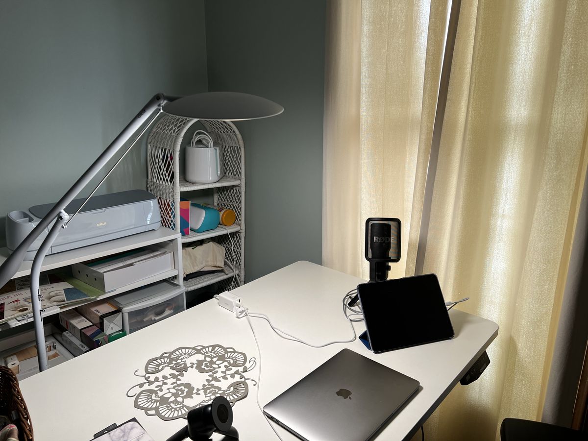 Cricut Bright 360 review: Light up your workspace for crafts ...