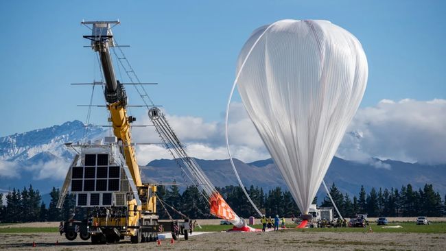 NASA just sent a giant balloon around the world in 16 days. Here's why ...