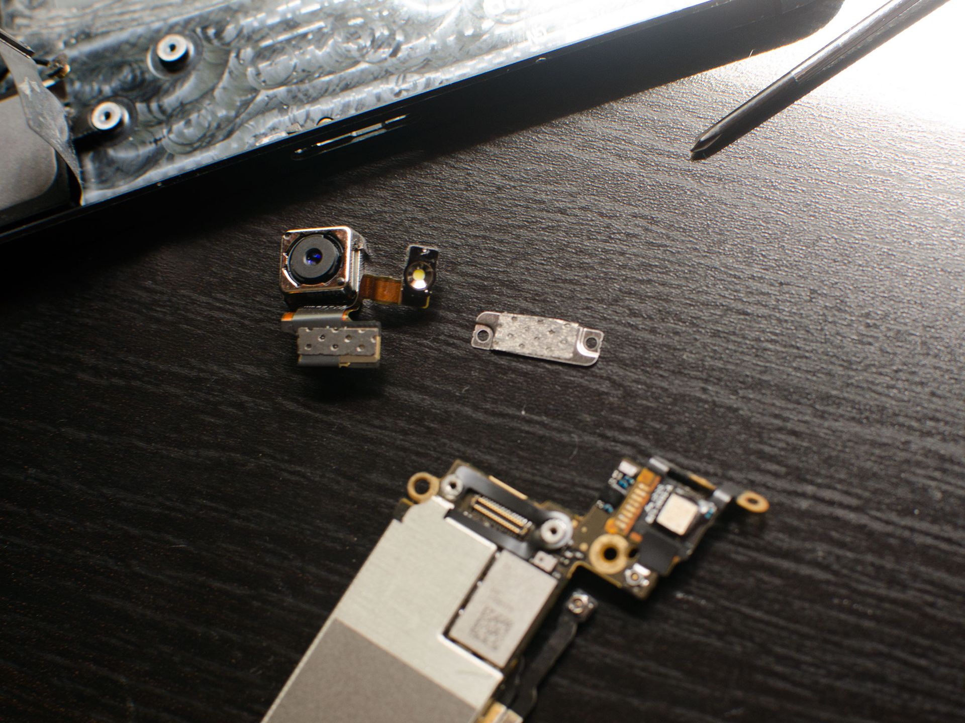 How to replace the rear iSight camera in an iPhone 5 | iMore