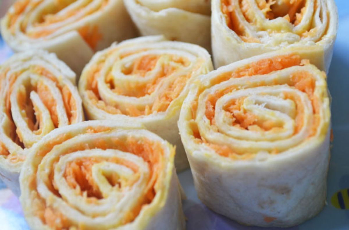 Carrot and hummus pinwheels | Lunch Recipes | GoodtoKnow