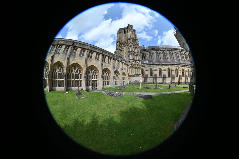 Venus Optics Laowa 8-15mm f/2.8 FF Zoom Fisheye review: it’s like two ...