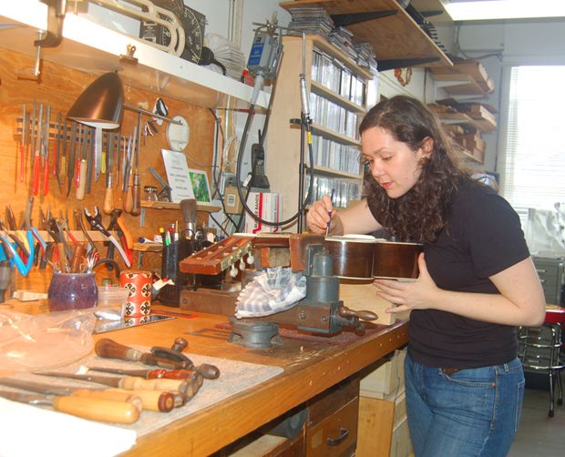 Interview with Mamie Minch: Blues Guitarist and Technician at RetroFret ...