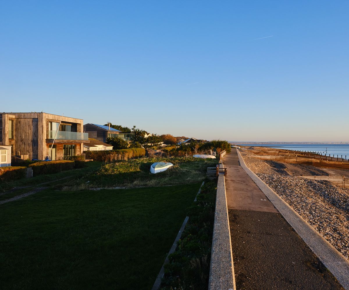 This low-energy coastal home was built in a week | Homebuilding