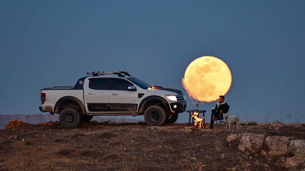 February's Full Snow Moon dazzles in a flurry of stunning photos from ...