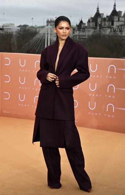 The Monotone Styling Trick Celebs Use to Make Them Look Elegant | Who ...