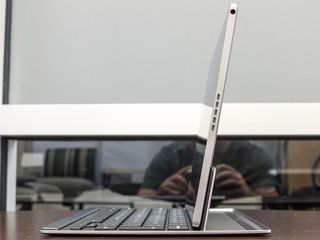 The tale of two keyboards: Which Pixel C typing cover is for you ...