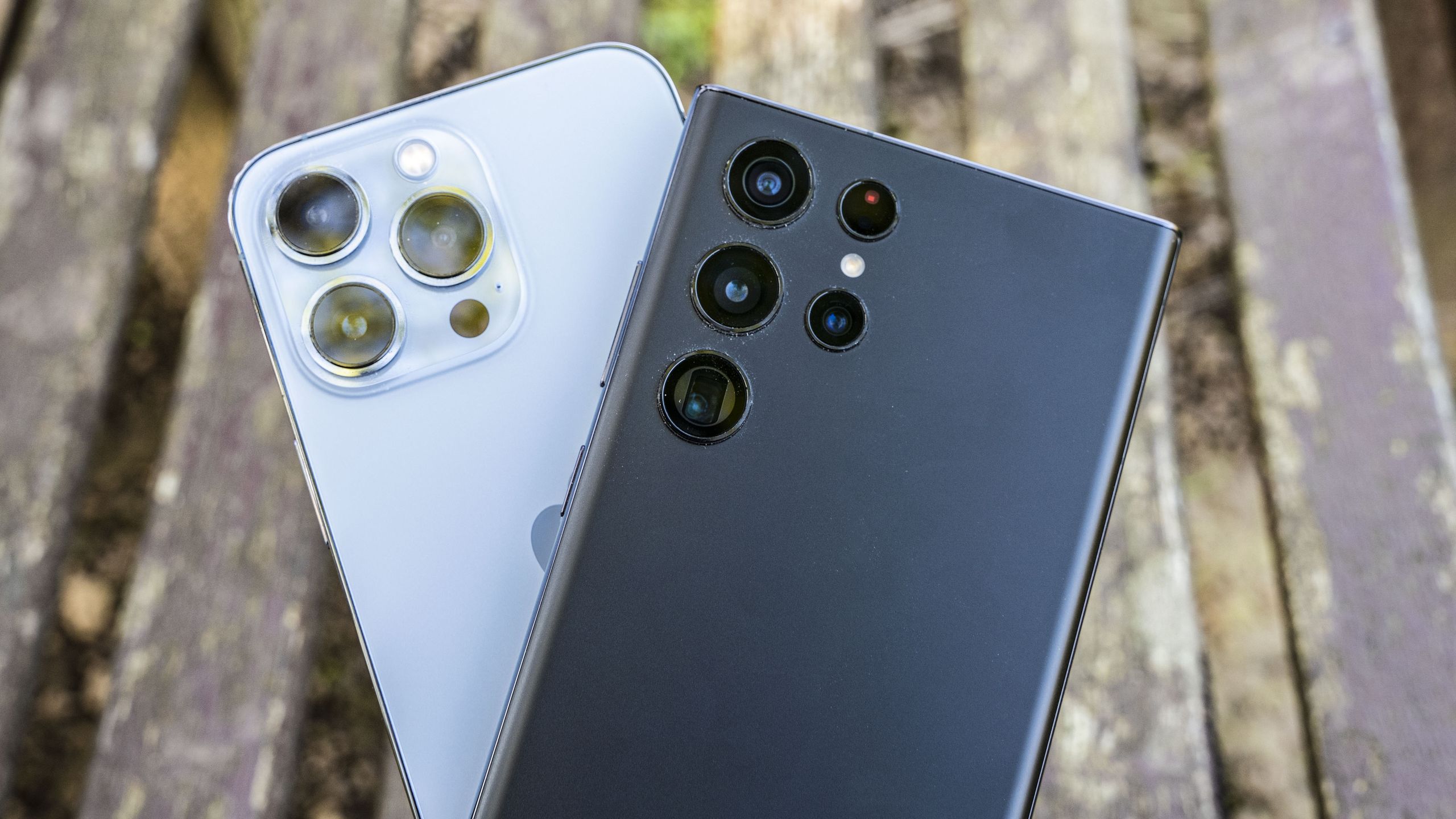 Samsung sells more phones than Apple and takes top spot in first ...