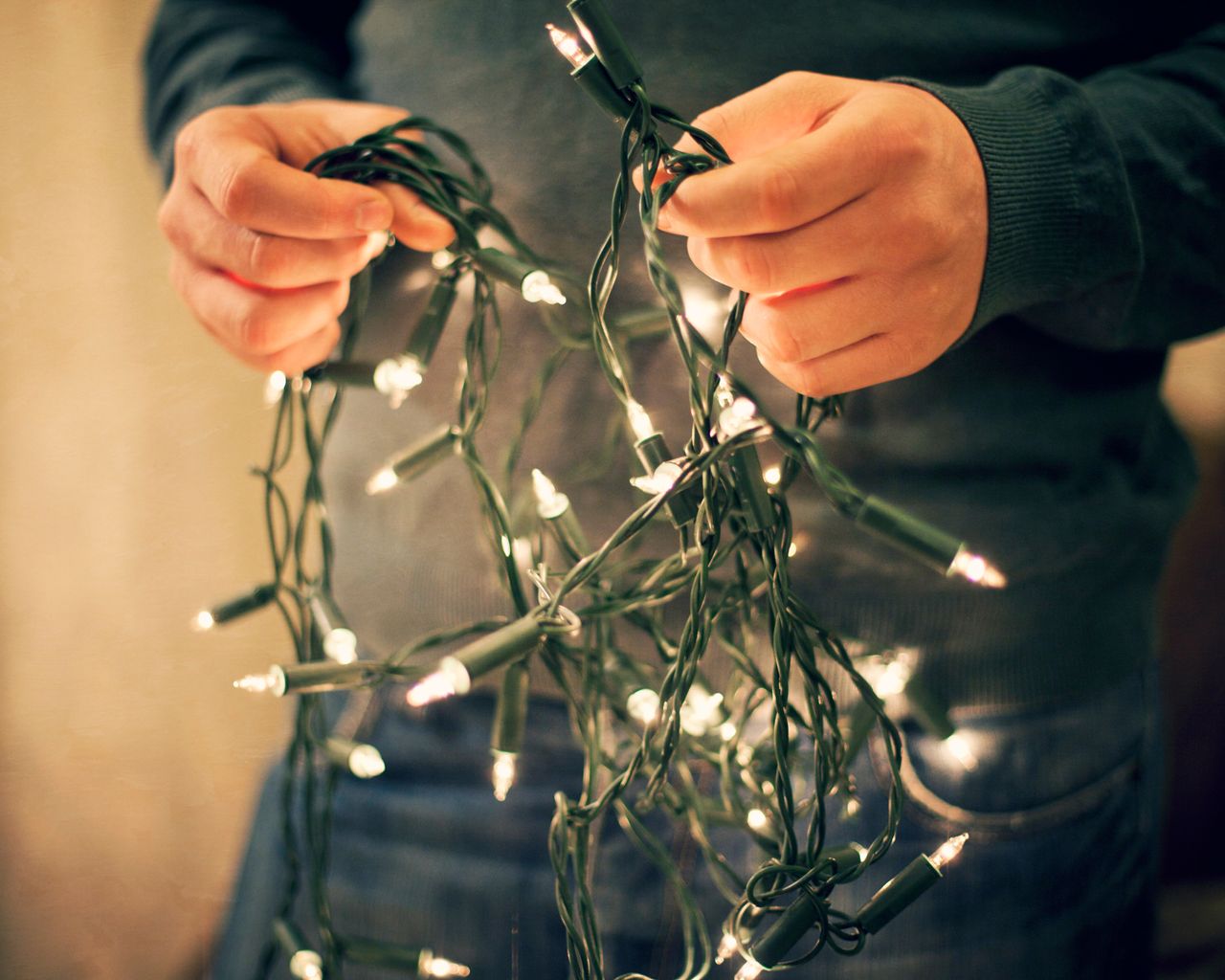 How to fix Christmas lights — half out or that won't turn on | Real Homes