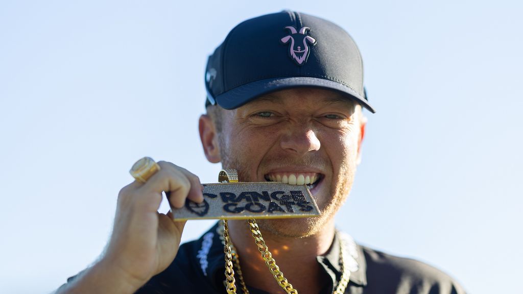 Norman On One Knee As Gooch Gets Super Bowl Style Championship Ring ...