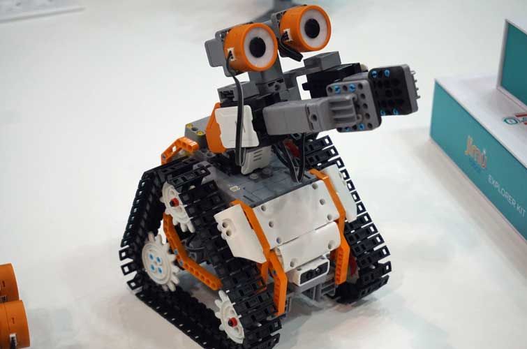 AstroBot Kit Teaches Kids the Joys of Coding | Space